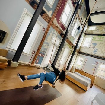 THE SWING HOUSE - Updated January 2026 - 19 Photos - 1373 Avon Pl ...