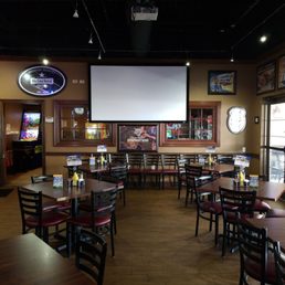 TJ CHUMPS - Updated July 2025 - 73 Photos & 142 Reviews - 1100 E Dayton ...