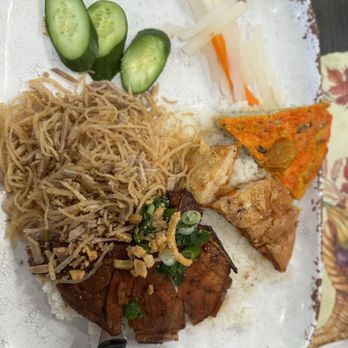 COM TAM KIEU - Updated December 2024 - 1191 Photos & 407 Reviews - 633 ...