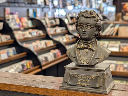 BOOKMANS ENTERTAINMENT EXCHANGE - Updated December 2025 - 193 Photos ...