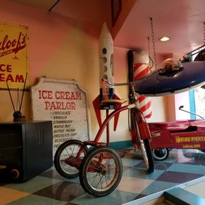 BIGGIES ICE CREAM - 19 Photos & 14 Reviews - 519 Upper Sherman Avenue ...