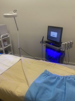 BODY LOGIC SCHOOL OF COSMETOLOGY, ESTHETICS & MASSAGE THERAPY - Updated ...