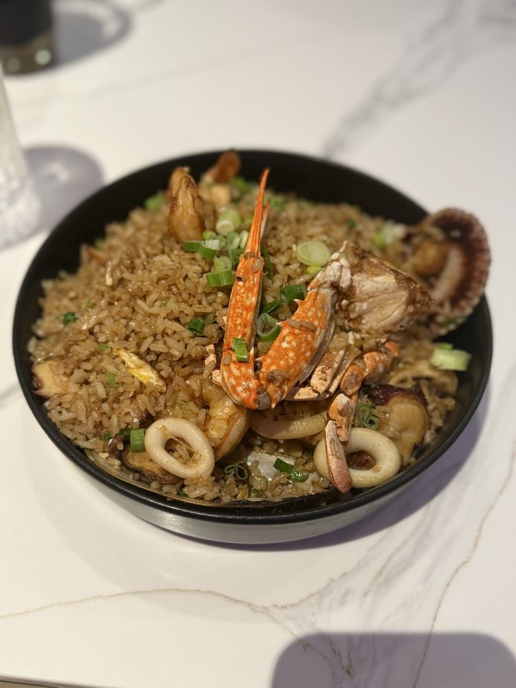 LLAMA HOUSE - Updated August 2025 - 31 Photos & 11 Reviews - 11 N Dean ...