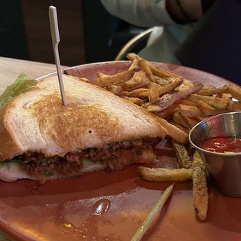 MISFIT KITCHEN - Updated April 2025 - 124 Photos & 63 Reviews - 111 N ...