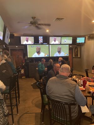 SPECTATORS SPORTS BAR AND GRILLE - Updated January 2026 - 34 Photos ...