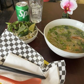 PHO NOODLEVILLE - Updated April 2024 - 615 Photos & 255 Reviews - 21 ...