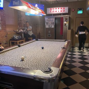 CHERRY’S HIGH DIVE - Updated December 2025 - 42 Photos & 24 Reviews - 488 Wellington Street W ...