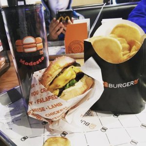 BurgerIM on Yelp