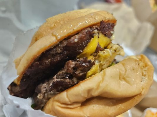 SHAKE SHACK - Updated August 2025 - 87 Photos & 139 Reviews - 2400 ...