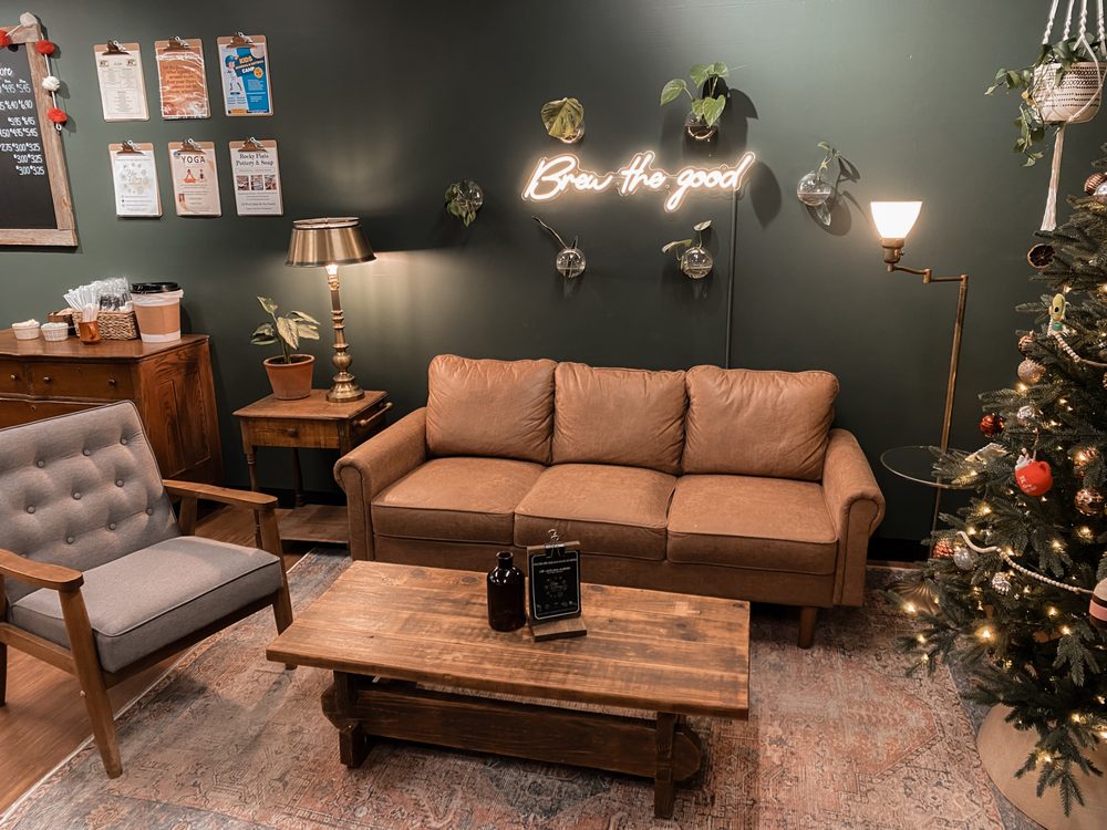 BLOOM & BERRY COFFEE HOUSE - Updated August 2024 - 12 Photos - 1360 ...