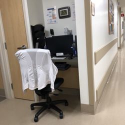 PROVIDENCE HOLY CROSS MEDICAL CENTER - 73 Photos & 255 Reviews - 15031 ...