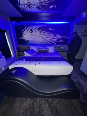 AXIS CHICAGO - Updated August 2025 - 30 Photos & 31 Reviews - 5335 S ...