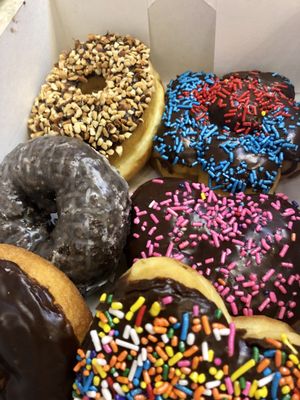 SARAH DONUTS - 89 Photos & 123 Reviews - 45 Satellite Blvd NW, Suwanee ...