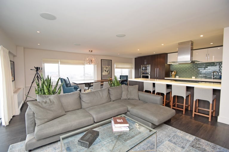 THE EDGECLIFF - Updated October 2025 - 31 Photos - 2200 Victory Pkwy ...