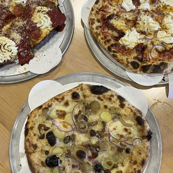 RAD PIES - Updated December 2025 - 130 Photos & 116 Reviews - 10210 ...