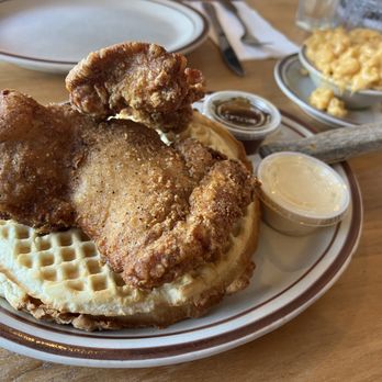 FAT’S FRIED CHICKEN & WAFFLES - Updated September 2024 - 1030 Photos ...