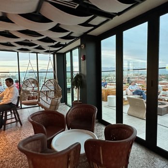 THE MOONSTONE - Updated April 2024 - 128 Photos & 69 Reviews - 930 E ...