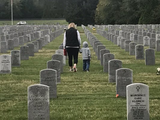TAHOMA NATIONAL CEMETERY - Updated January 2026 - 37 Photos & 27 ...