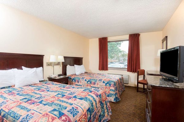 DAYS INN BY WYNDHAM PHILADELPHIA - ROOSEVELT BOULEVARD - Updated April ...