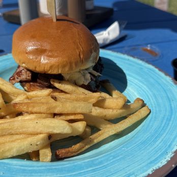 ISLAND PIG AND FISH - BBQ AND FRESH SEAFOOD - Updated December 2025 ...