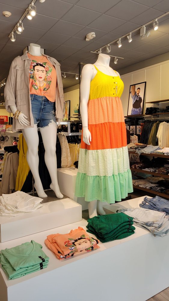 TORRID - Updated April 2025 - 6200 Grand River Blvd E, Leeds, Alabama ...