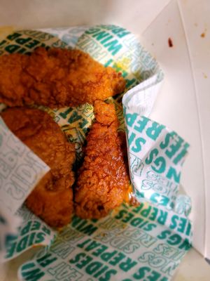 WINGSTOP - Updated July 2025 - 26 Photos & 15 Reviews - 138 Shaftesbury ...