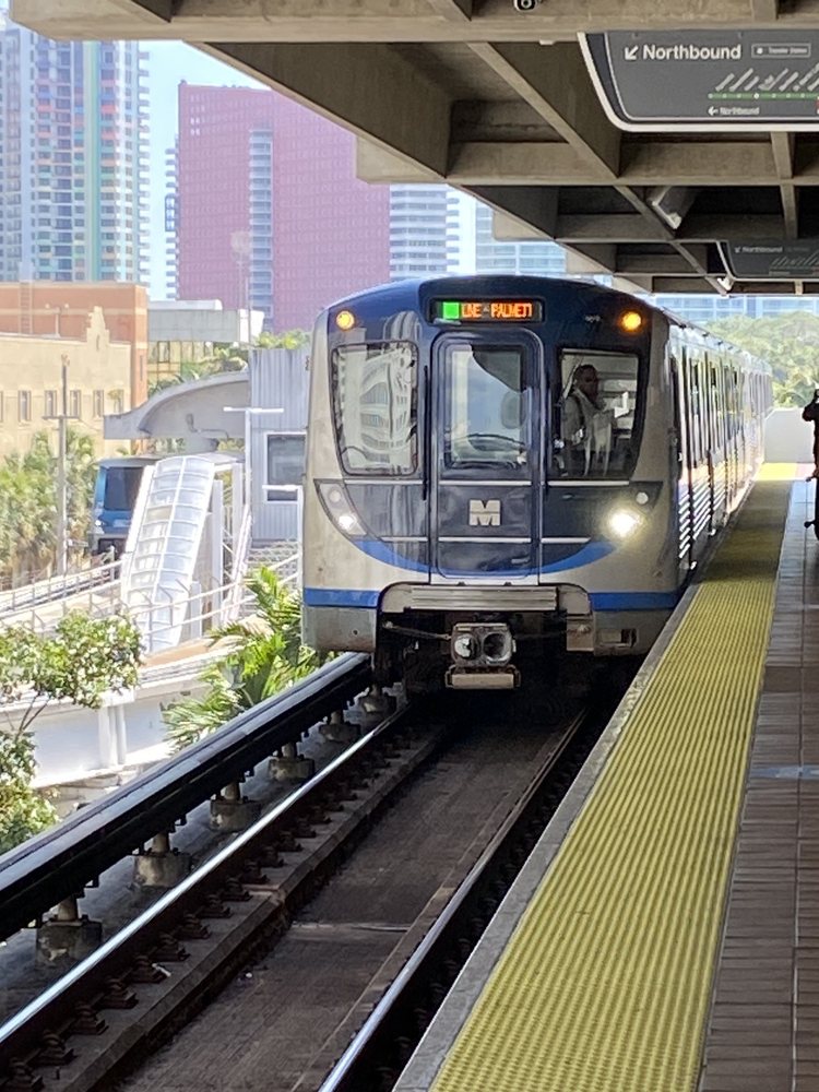METRORAIL - Updated March 2025 - 20 Photos - Miami, Florida - Trains ...