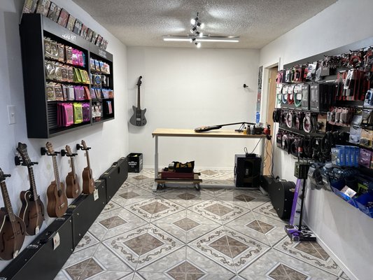 MUSIC CITY GUITARS - Updated May 2025 - 58 Photos - 2203 Farm To Market ...