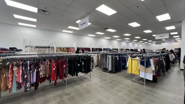 GOODWILL NYNJ STORE & DONATION CENTER - Updated October 2025 - 10 ...