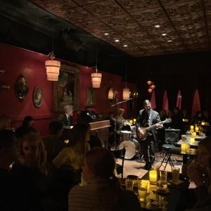 HI DIVE LOUNGE - 58 Photos & 93 Reviews - Dive Bars - 1411 W 39th St ...