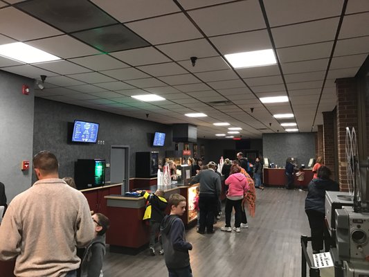 OVERLAND PARK CINEMAS - Updated December 2025 - 20 Photos & 38 Reviews ...