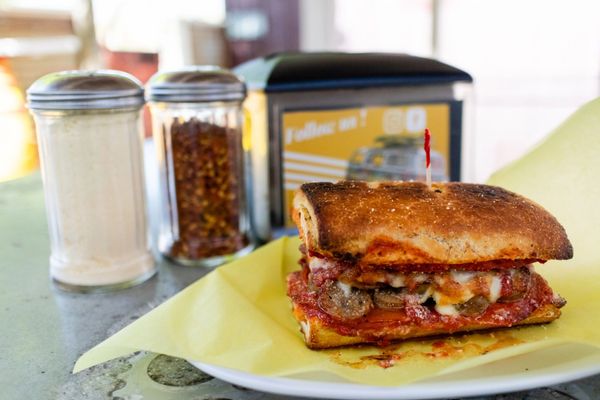 CROSS EYED COW PIZZA - Updated January 2025 - 432 Photos & 428 Reviews ...