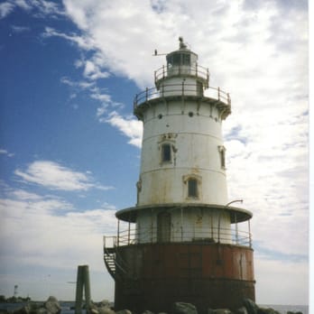 STAMFORD HARBOR LEDGE LIGHTHOUSE - Updated May 2025 - 17 Photos ...
