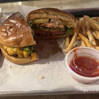 THE LOOPHOLE - Updated September 2025 - 117 Photos & 196 Reviews - 119 ...