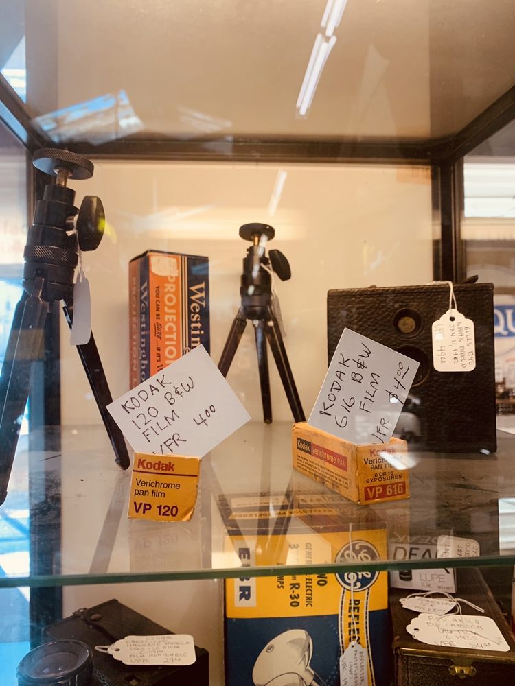 PETALUMA COLLECTIVE ANTIQUE AND MILITARIA MALL - Updated December 2025 ...