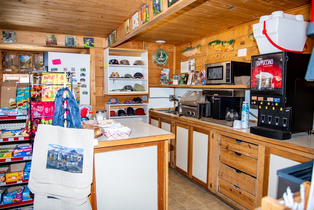 TOWN SQUARE CABINS & MINI MART - Updated July 2025 - 11 Photos - 231 ...