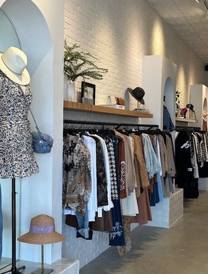 MI PLACE - Updated October 2025 - 928 Avocado Ave, Newport Beach ...