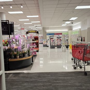 TARGET - Updated December 2025 - 41 Photos & 62 Reviews - 1495 Old York ...