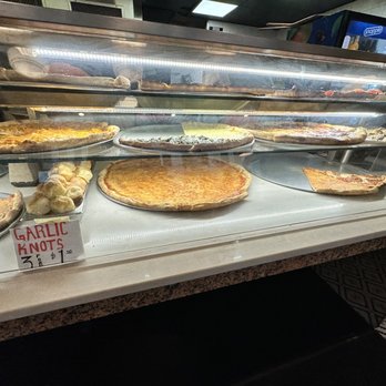 KORONET PIZZA - Updated June 2024 - 130 Photos & 83 Reviews - 1110 ...