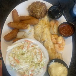 THE LIGHTHOUSE RESTAURANT & DOCK BAR - Updated December 2025 - 571 ...