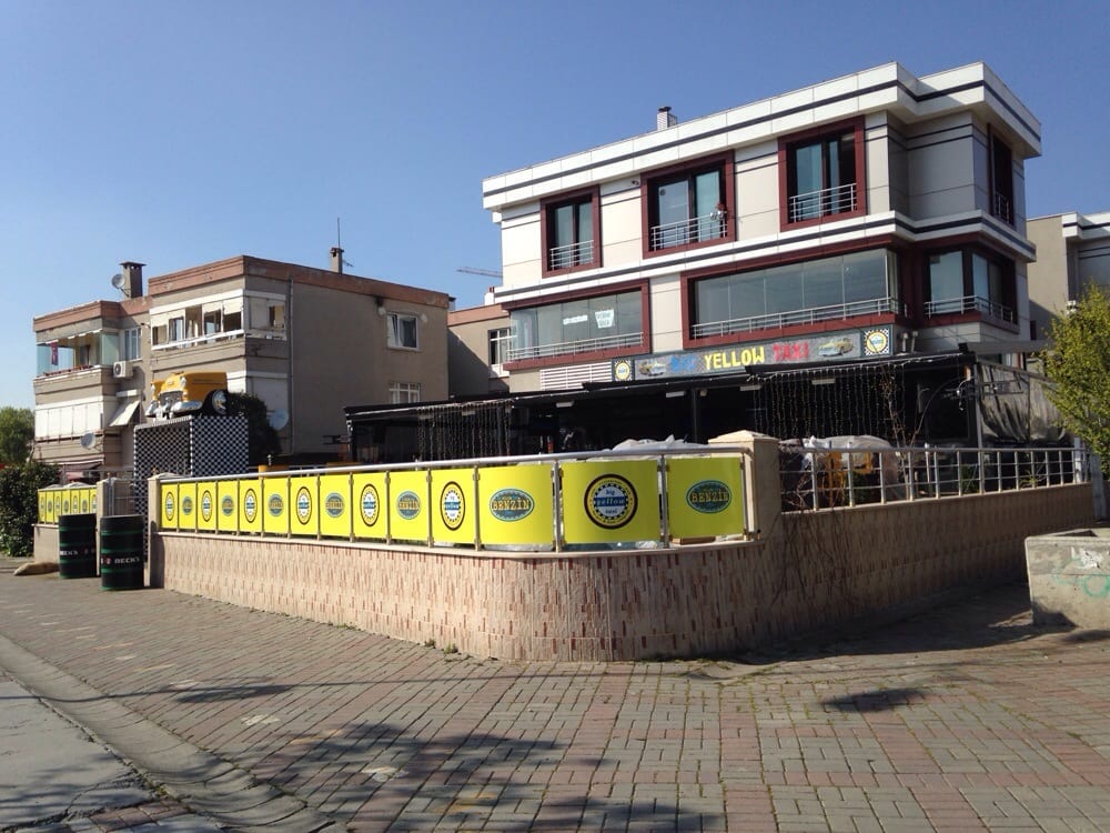 THE BIG YELLOW TAXI BENZIN CAFE - Fatih Mah., Istanbul, Turkey - Pubs ...