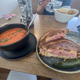 BLUE MOON CAFE - Updated October 2025 - 26 Photos & 14 Reviews - 130 W ...