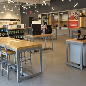 VERIZON - Updated December 2025 - 18 Photos & 59 Reviews - 650 Ponce De ...