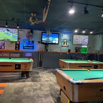 THE BEAVER BAR & GRILL - Updated December 2025 - 35 Photos & 50 Reviews ...