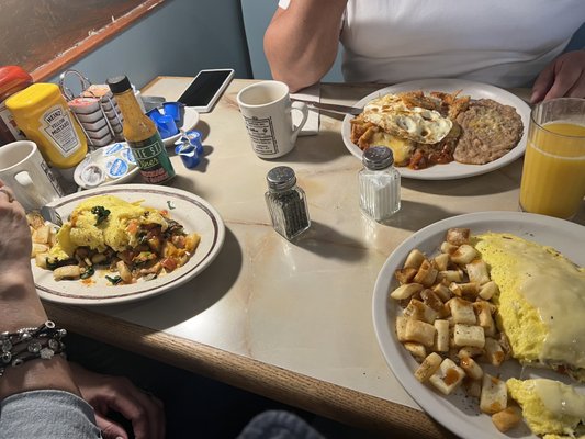 STATE STREET DINER - Updated May 2024 - 71 Photos & 88 Reviews - 630 W ...