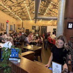 MUD BUGS A CAJUN JOINT - Updated December 2025 - 356 Photos & 342 ...