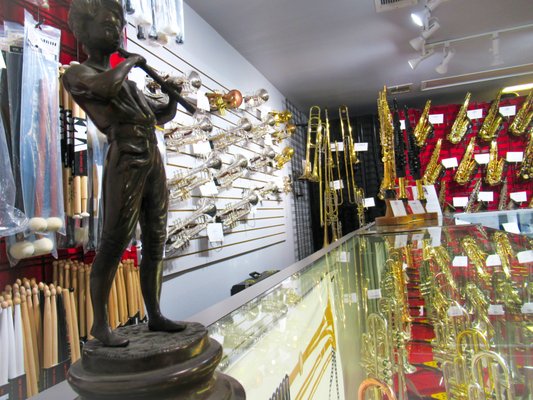 FLEMING MUSICAL INSTRUMENTS & REPAIR - 26 Photos & 15 Reviews - 1401 ...