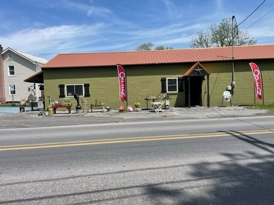 DANIEZ TRINKETZ AND TREASUREZ - Updated May 2026 - 463 S Main St ...