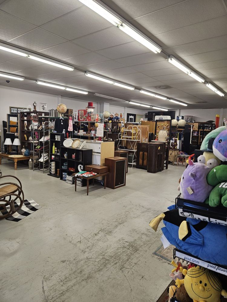 CHARLESTON RANDOM STUFF SHOP - Updated October 2025 - 7163 Cross County ...