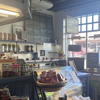 SPRING STREET DELI - Updated July 2025 - 74 Photos & 155 Reviews - 135 ...